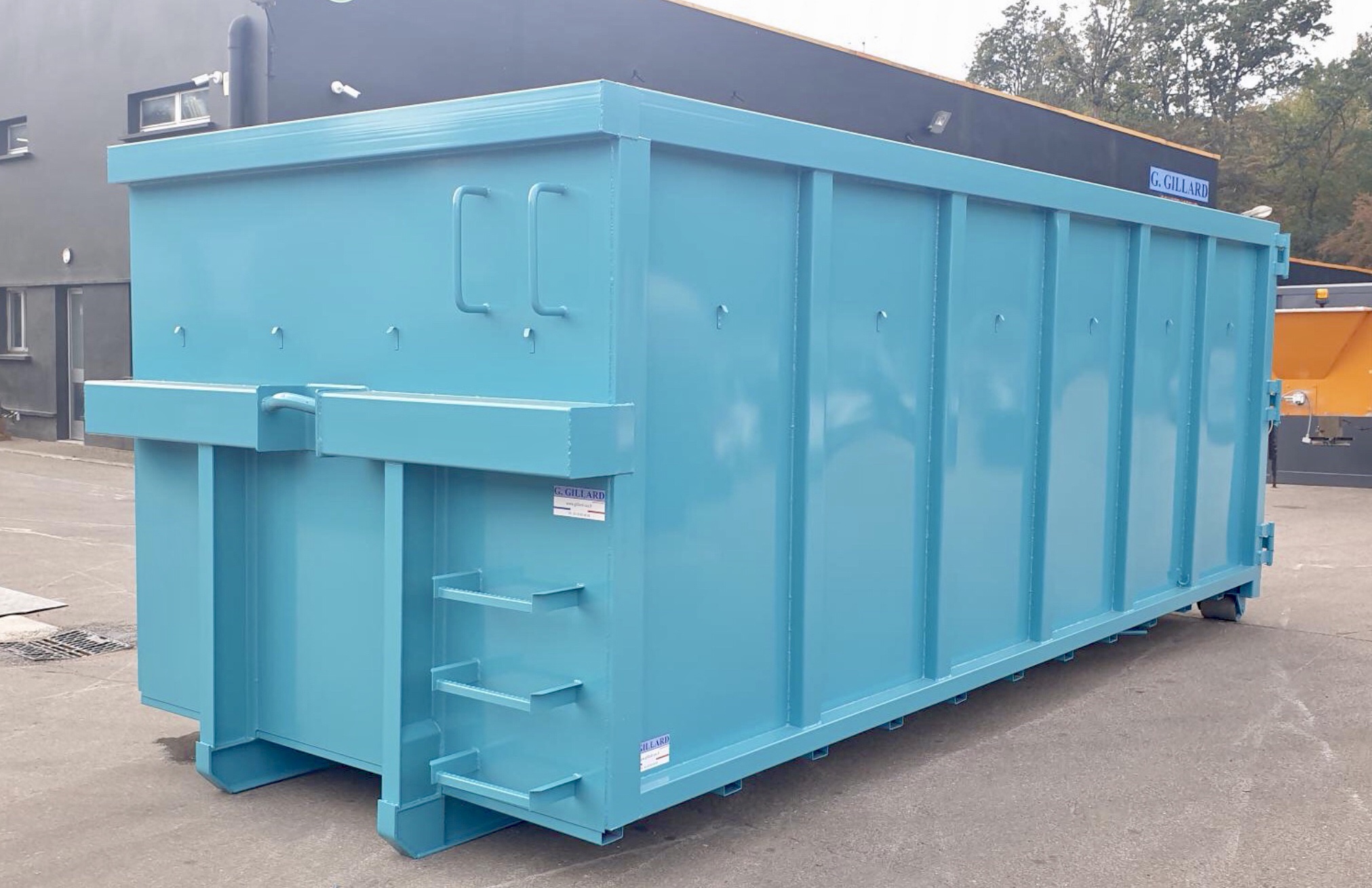 BENNES AMPLIROLL AMOVIBLES - TANKER Volume de 8 à 35 m³ - GILLARD SAS ...